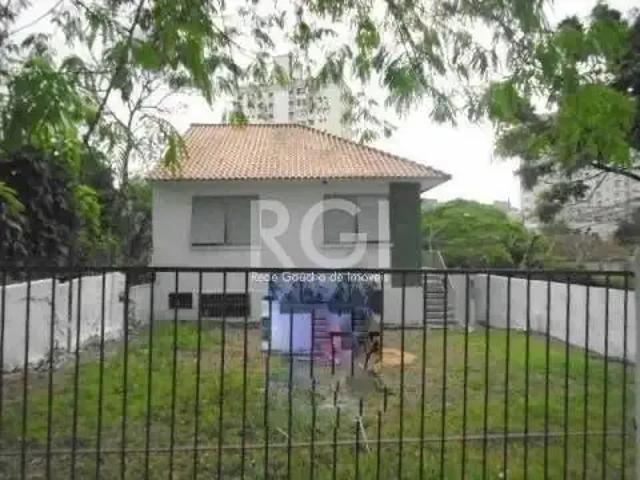 Casa / Sobrado para Venda em Porto Alegre/RS Passo da Areia 3 Quartos