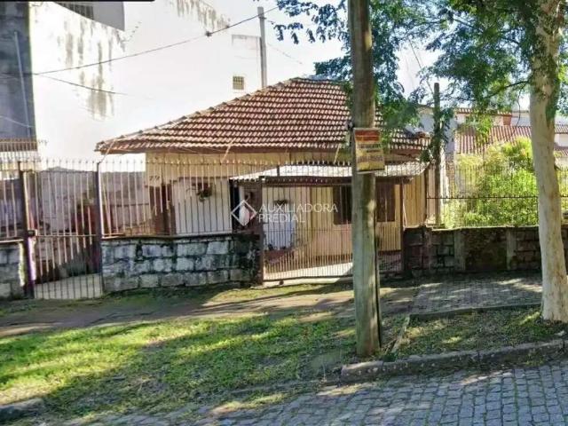 Casa / Sobrado para Venda em Porto Alegre/RS Passo da Areia 3 Quartos