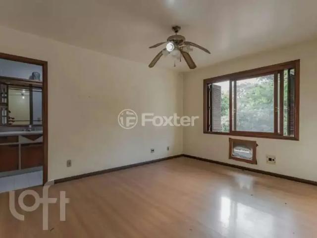 Casa / Sobrado para Venda em Porto Alegre/RS Passo da Areia 3 Quartos