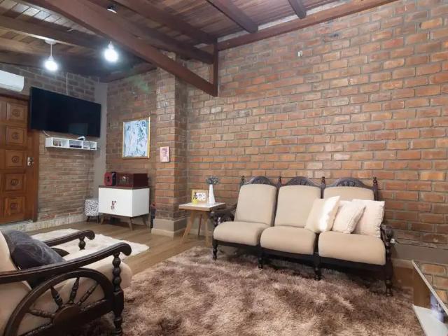 Casa / Sobrado para Venda em Porto Alegre/RS Passo da Areia 3 Quartos