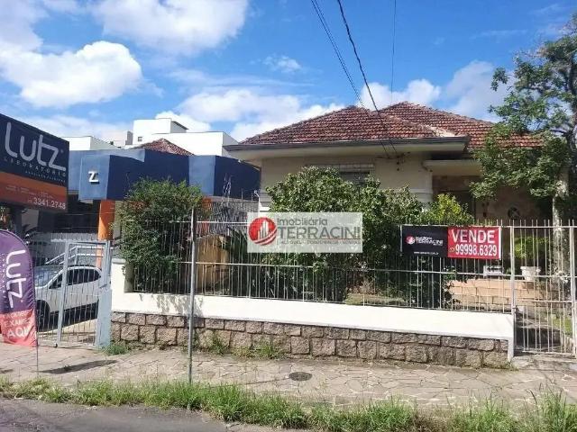 Casa / Sobrado para Venda em Porto Alegre/RS Passo da Areia 3 Quartos