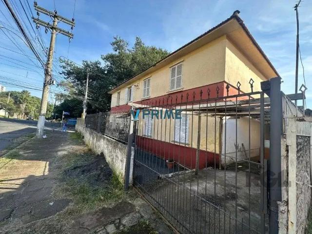 Casa / Sobrado para Venda em Porto Alegre/RS Passo da Areia 3 Quartos