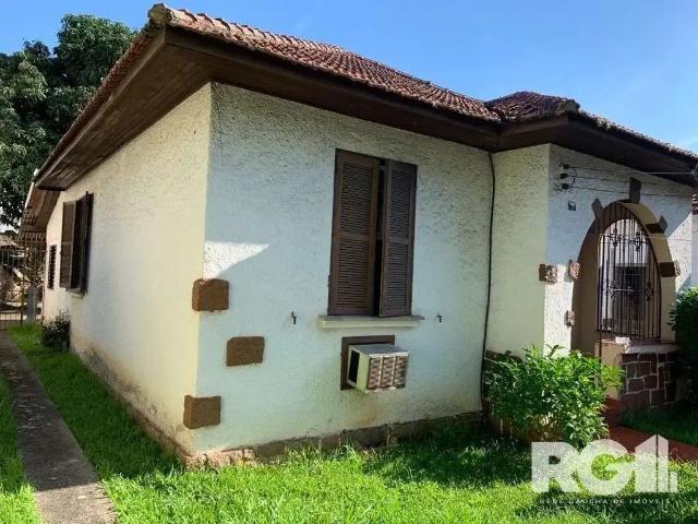 Casa / Sobrado para Venda em Porto Alegre/RS Passo da Areia 3 Quartos