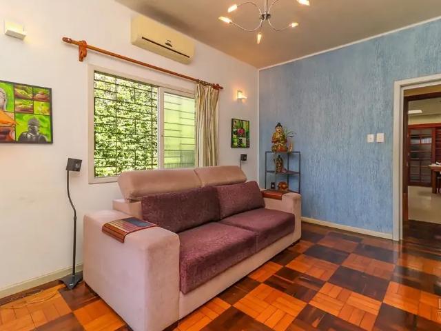 Casa / Sobrado para Venda em Porto Alegre/RS Passo da Areia 3 Quartos