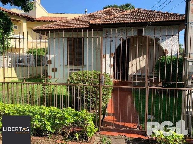 Casa / Sobrado para Venda em Porto Alegre/RS Passo da Areia 3 Quartos