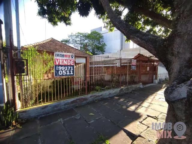 Casa / Sobrado para Venda em Porto Alegre/RS Passo da Areia 3 Quartos