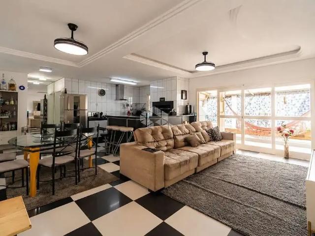 Casa / Sobrado para Venda em Porto Alegre/RS Passo da Areia 3 Quartos