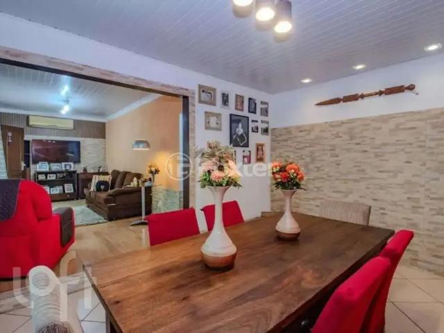 Casa / Sobrado para Venda em Porto Alegre/RS Passo das Pedras 3 Quartos
