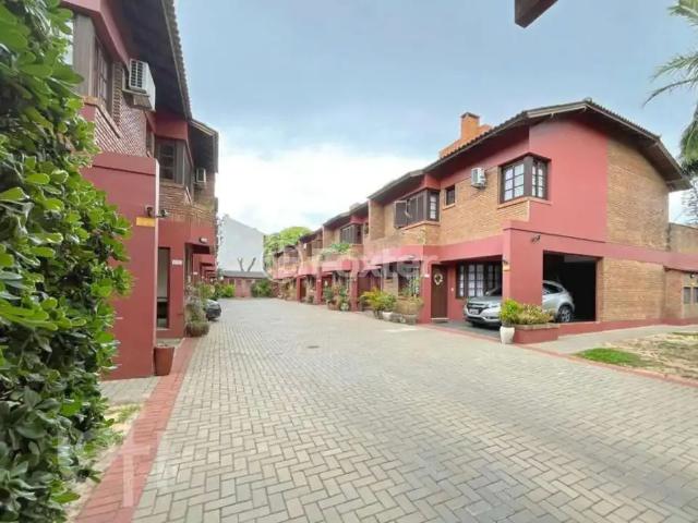 Casa / Sobrado para Venda em Porto Alegre/RS Pedra Redonda 3 Quartos