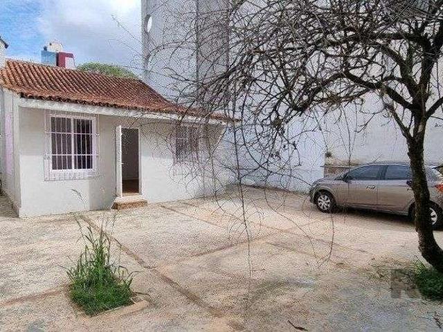 Casa / Sobrado para Venda em Porto Alegre/RS Petrópolis 2 Quartos
