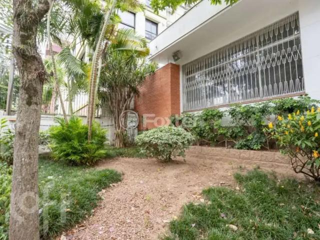 Casa / Sobrado para Venda em Porto Alegre/RS Petrópolis 3 Quartos