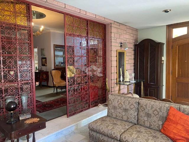 Casa / Sobrado para Venda em Porto Alegre/RS Petrópolis 3 Quartos