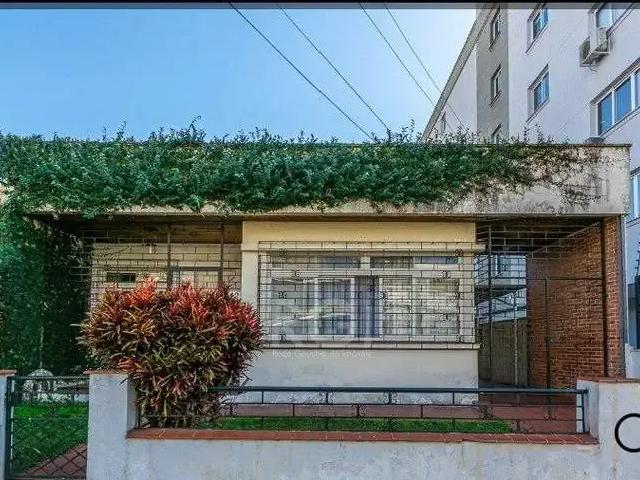 Casa / Sobrado para Venda em Porto Alegre/RS Petrópolis 3 Quartos