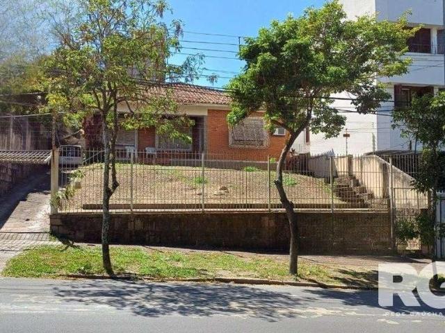 Casa / Sobrado para Venda em Porto Alegre/RS Petrópolis 3 Quartos