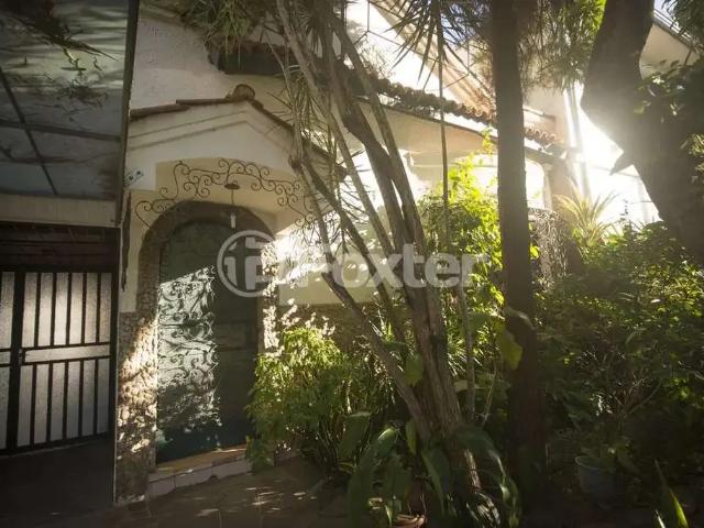 Casa / Sobrado para Venda em Porto Alegre/RS Petrópolis 3 Quartos