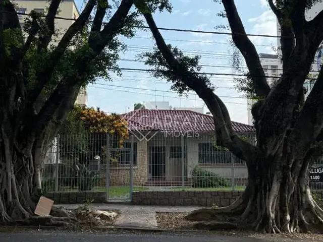 Casa / Sobrado para Venda em Porto Alegre/RS Petrópolis 3 Quartos