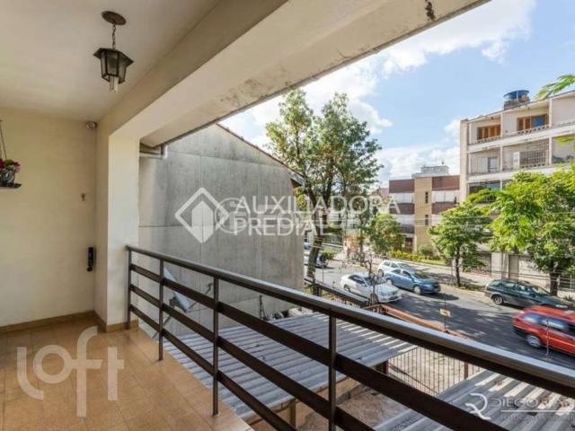 Casa / Sobrado para Venda em Porto Alegre/RS Petrópolis 3 Quartos
