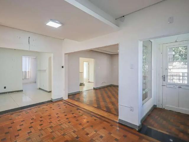 Casa / Sobrado para Venda em Porto Alegre/RS Petrópolis 3 Quartos