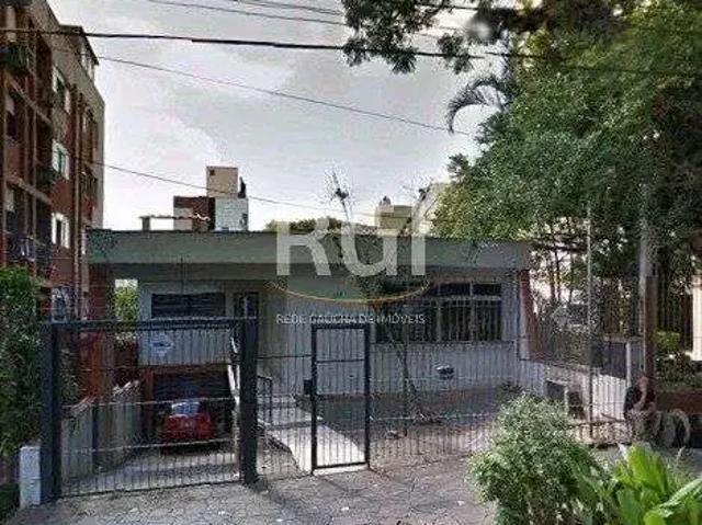 Casa / Sobrado para Venda em Porto Alegre/RS Petrópolis 3 Quartos