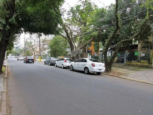 Casa / Sobrado para Venda em Porto Alegre/RS Petrópolis 3 Quartos