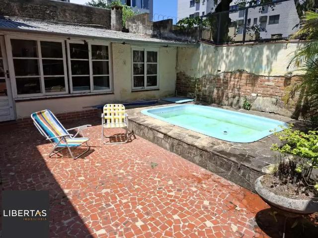Casa / Sobrado para Venda em Porto Alegre/RS Petrópolis 3 Quartos