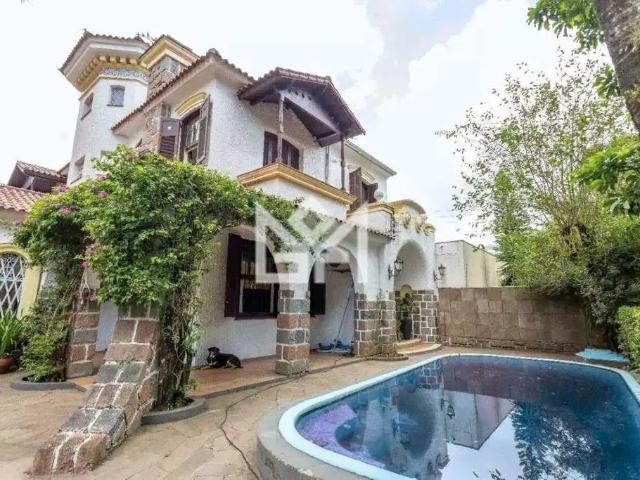 Casa / Sobrado para Venda em Porto Alegre/RS Petrópolis 3 Quartos
