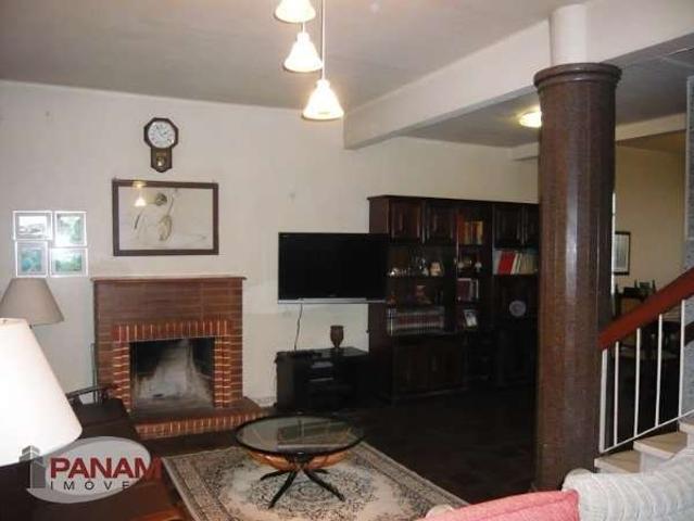 Casa / Sobrado para Venda em Porto Alegre/RS Petrópolis 3 Quartos