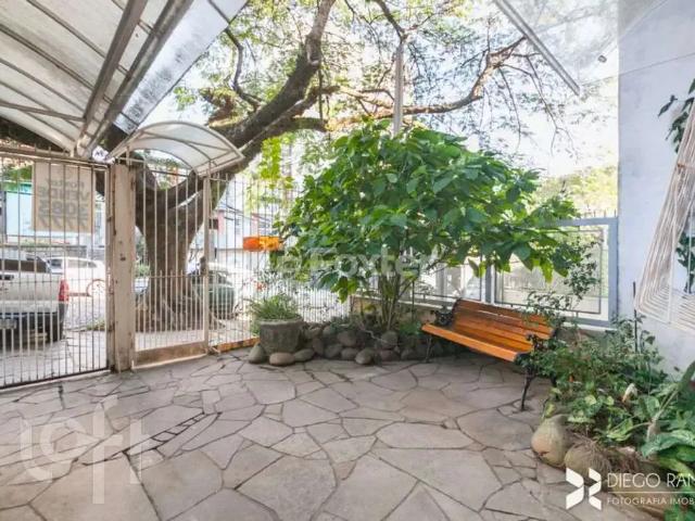 Casa / Sobrado para Venda em Porto Alegre/RS Petrópolis 3 Quartos