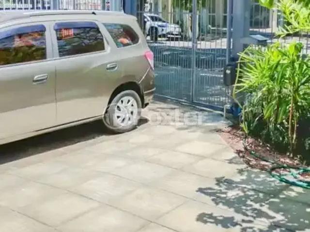 Casa / Sobrado para Venda em Porto Alegre/RS Petrópolis 3 Quartos