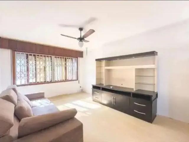 Casa / Sobrado para Venda em Porto Alegre/RS Petrópolis 3 Quartos