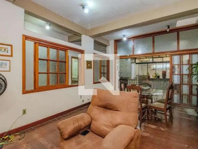 Casa / Sobrado para Venda em Porto Alegre/RS Petrópolis 3 Quartos