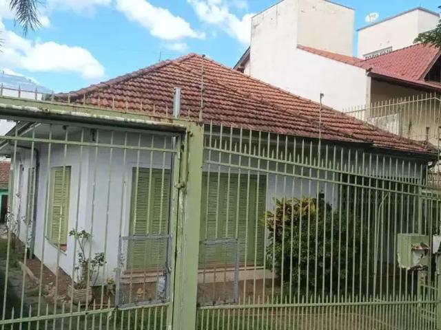 Casa / Sobrado para Venda em Porto Alegre/RS Petrópolis 3 Quartos