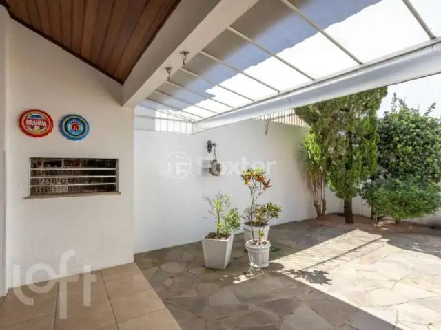 Casa / Sobrado para Venda em Porto Alegre/RS Petrópolis 3 Quartos