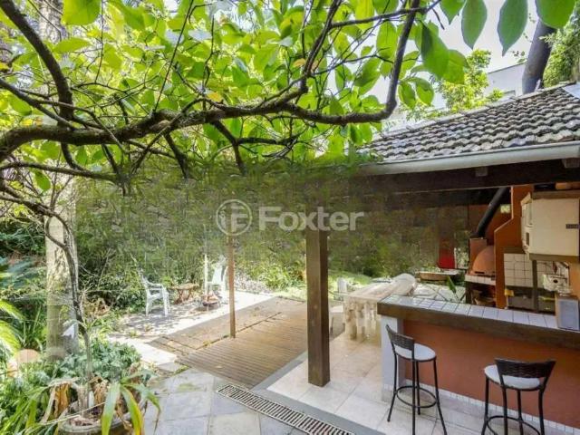 Casa / Sobrado para Venda em Porto Alegre/RS Petrópolis 3 Quartos