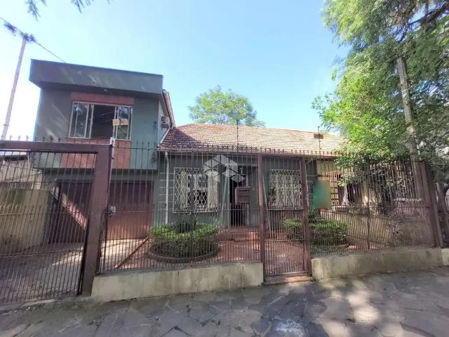Casa / Sobrado para Venda em Porto Alegre/RS Petrópolis 3 Quartos