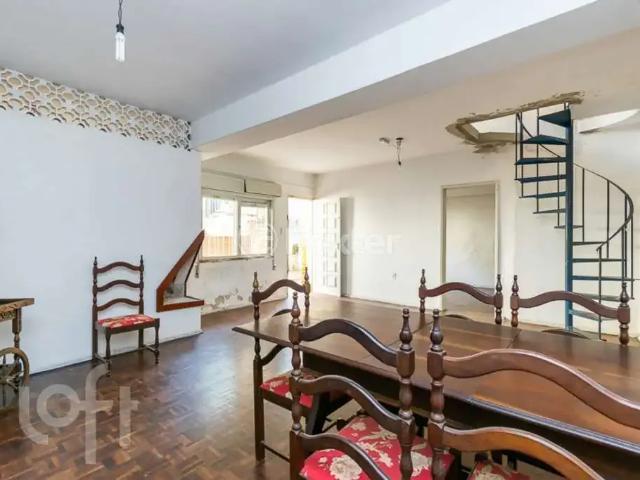 Casa / Sobrado para Venda em Porto Alegre/RS Petrópolis 3 Quartos