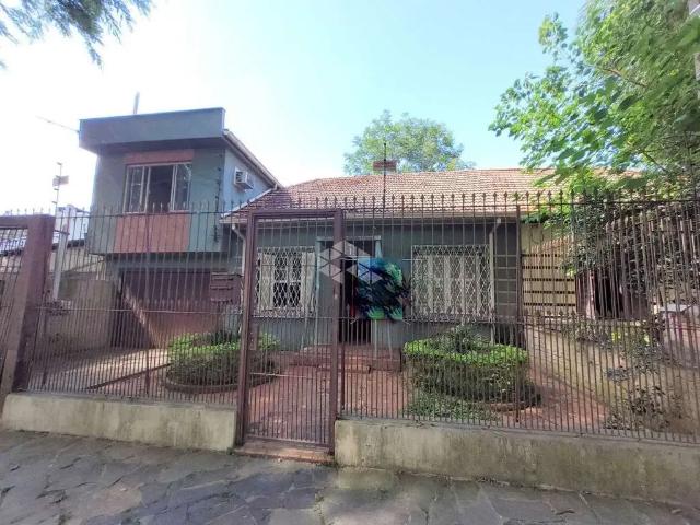 Casa / Sobrado para Venda em Porto Alegre/RS Petrópolis 3 Quartos