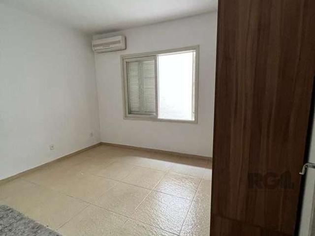Casa / Sobrado para Venda em Porto Alegre/RS Petrópolis 4 Quartos
