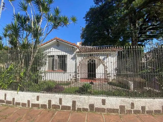 Casa / Sobrado para Venda em Porto Alegre/RS Petrópolis 4 Quartos