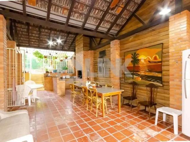 Casa / Sobrado para Venda em Porto Alegre/RS Petrópolis 4 Quartos