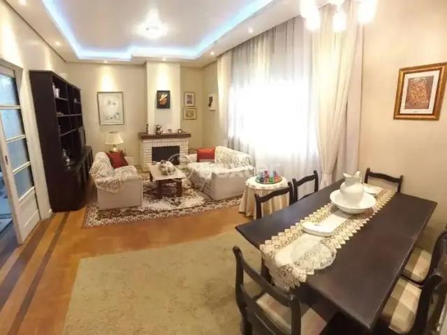 Casa / Sobrado para Venda em Porto Alegre/RS Petrópolis 4 Quartos
