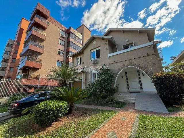 Casa / Sobrado para Venda em Porto Alegre/RS Petrópolis 4 Quartos