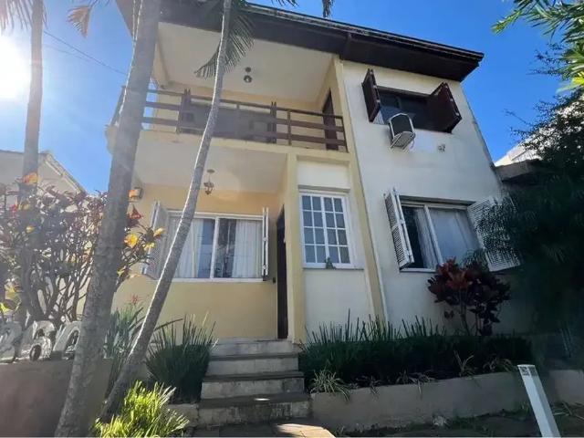 Casa / Sobrado para Venda em Porto Alegre/RS Petrópolis 4 Quartos