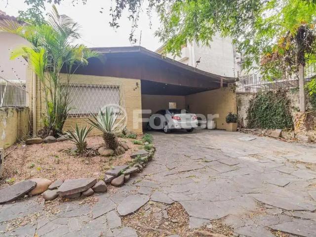 Casa / Sobrado para Venda em Porto Alegre/RS Petrópolis 4 Quartos