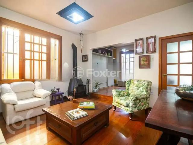 Casa / Sobrado para Venda em Porto Alegre/RS Petrópolis 4 Quartos
