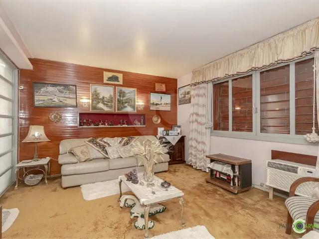 Casa / Sobrado para Venda em Porto Alegre/RS Petrópolis 4 Quartos