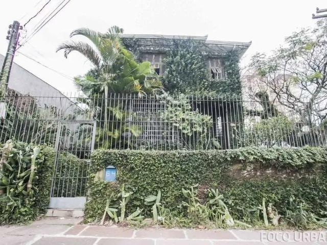 Casa / Sobrado para Venda em Porto Alegre/RS Petrópolis 4 Quartos