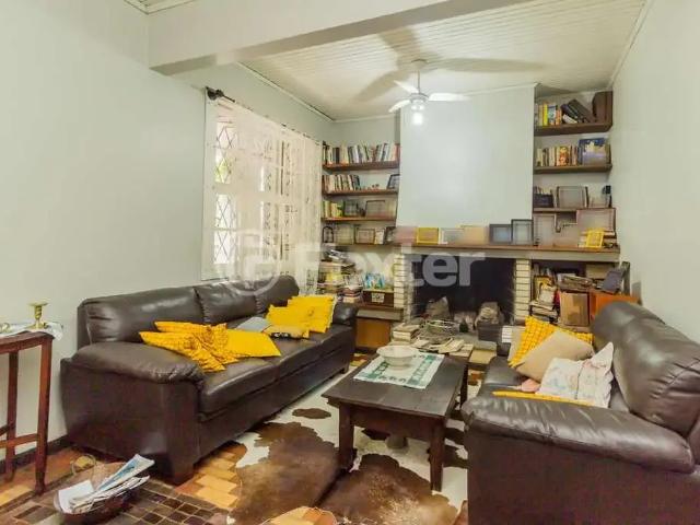Casa / Sobrado para Venda em Porto Alegre/RS Petrópolis 4 Quartos