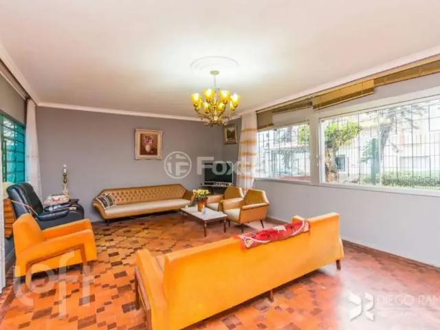 Casa / Sobrado para Venda em Porto Alegre/RS Petrópolis 4 Quartos