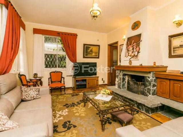 Casa / Sobrado para Venda em Porto Alegre/RS Petrópolis 5 Quartos
